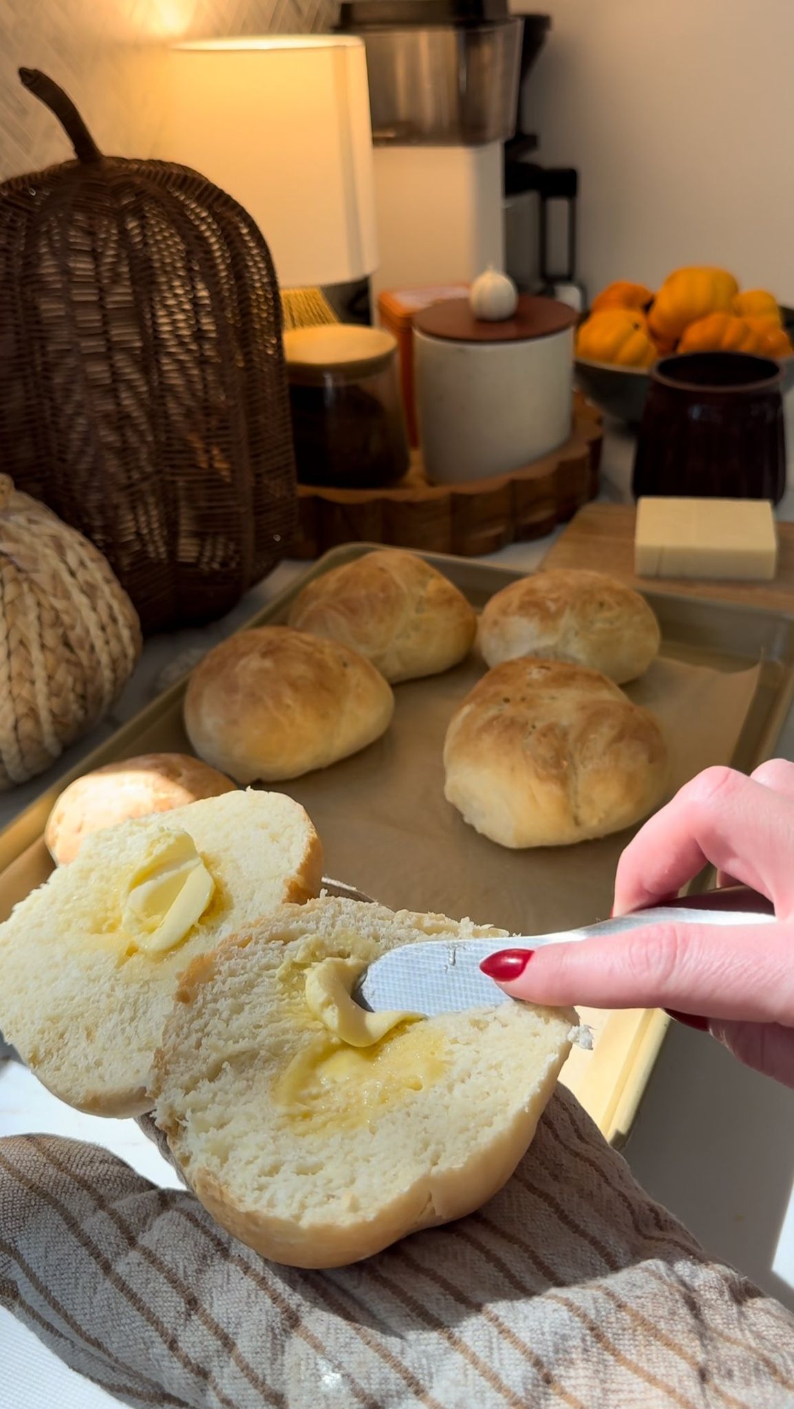 Easy Bread Buns | Frida Sofia Eats